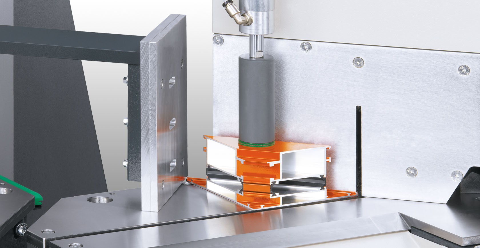 DG 104 Double mitre saw - elumatec